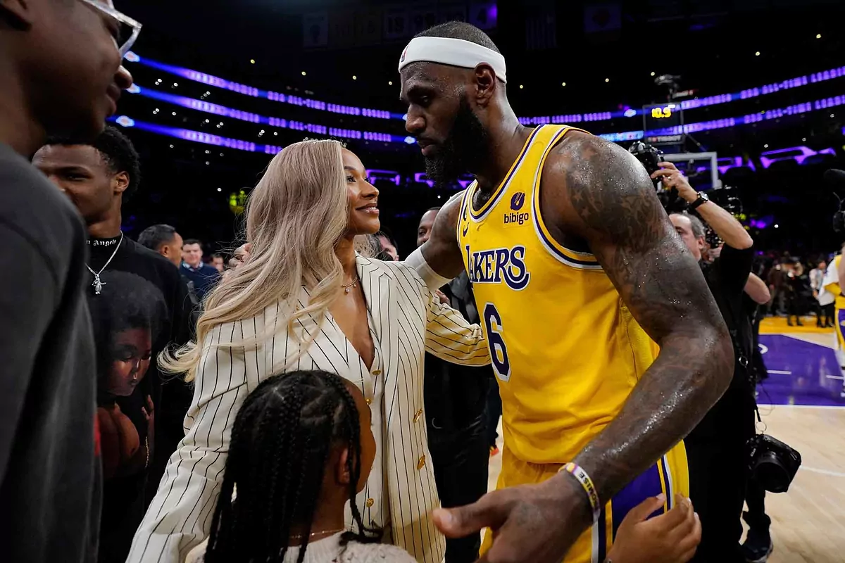 LeBron James' wife, Savannah, divides opinion as video shows her taking ...