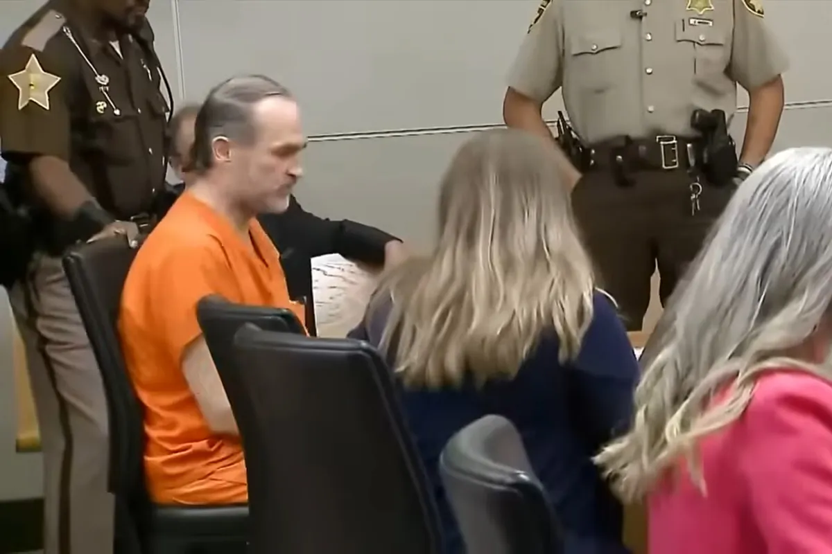 Caitlin Clark stalker's FBI confrontation caught on camera | Marca