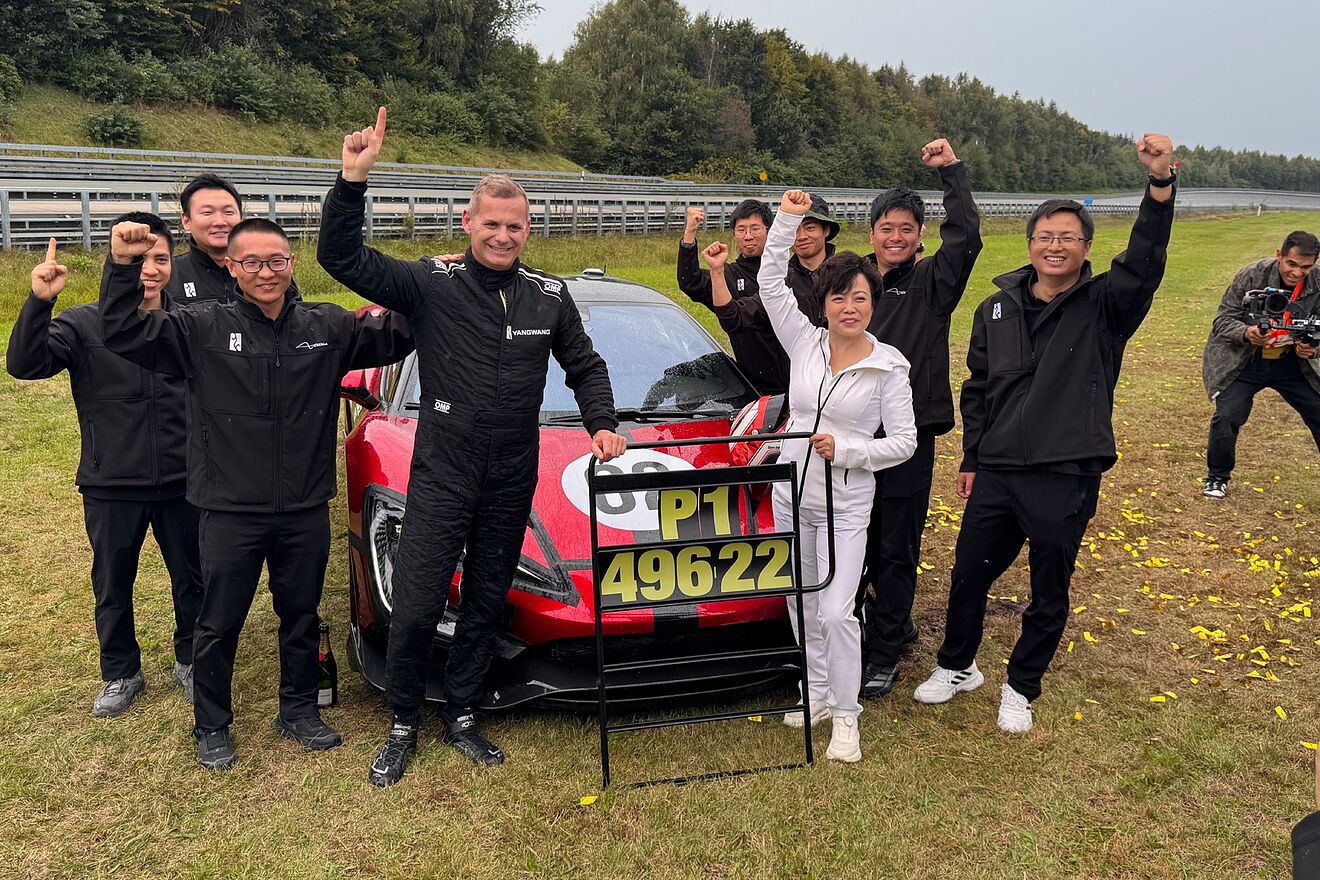 Coches deportivos: El coche más rápido del mundo es chino... y eléctrico: el YangWang U9 Xtreme ...
