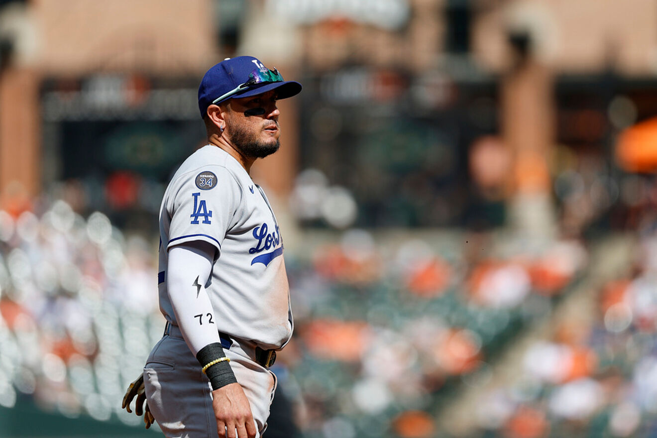 Dodgers face lineup challenges after Miguel Rojas' hamstring injury in ...