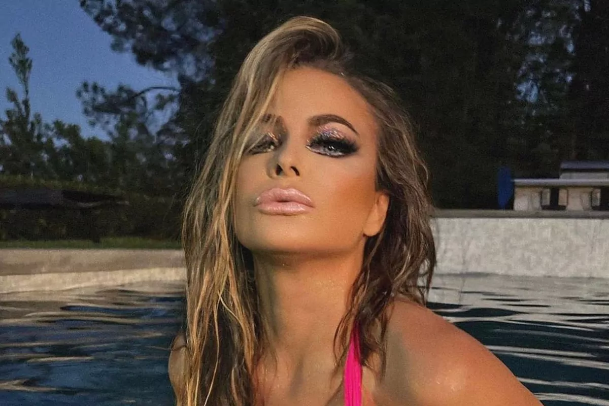 Denim bikini look sends Carmen Electra's fans wild | Marca