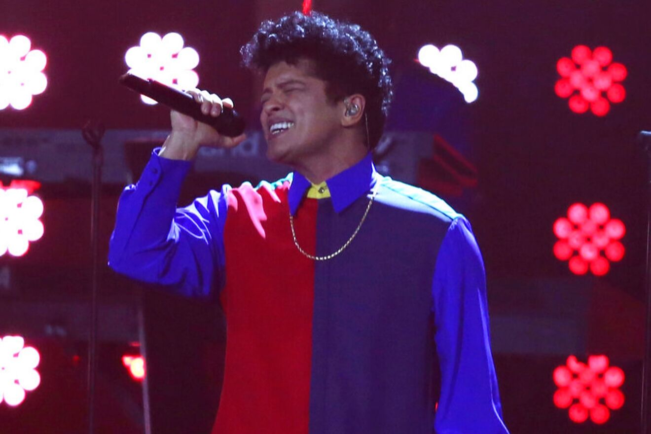 Bruno Mars Net Worth: How rich is really the singer and how much he is ...