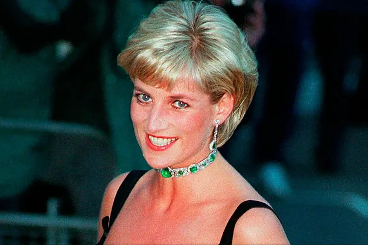 Queen Elizabeth II reportedly took part in an "exorcism" to banish Lady ...