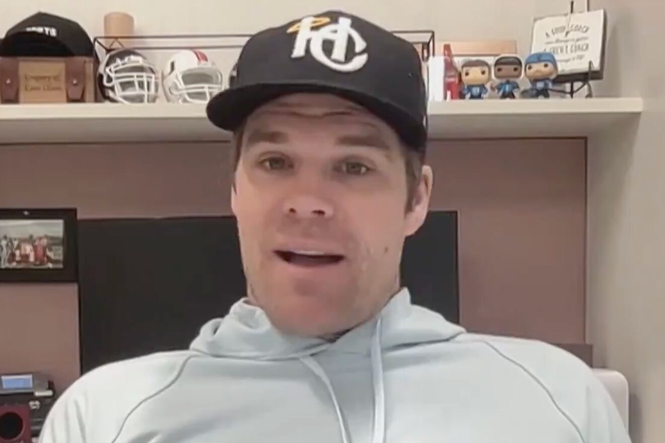Greg Olsen reacts to Tom Brady replacing him, hints at possible exit ...