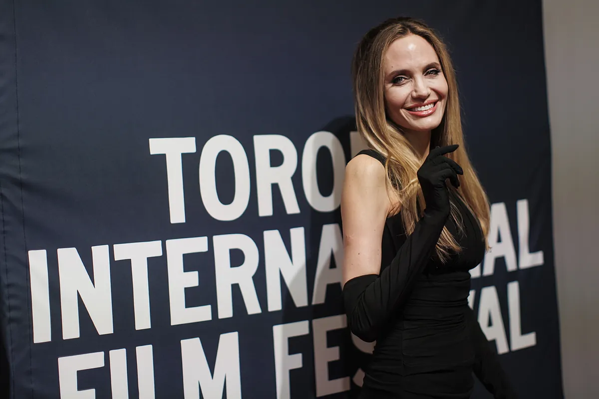 Angelina Jolie's son Pax reappears with his mother revealing scars on ...