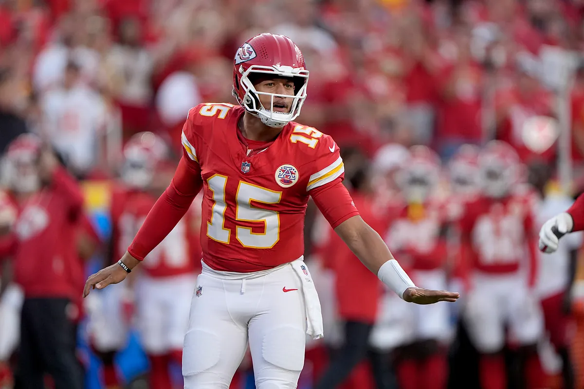 Chiefs' Mahomes nears legendary status with two touchdown records ...