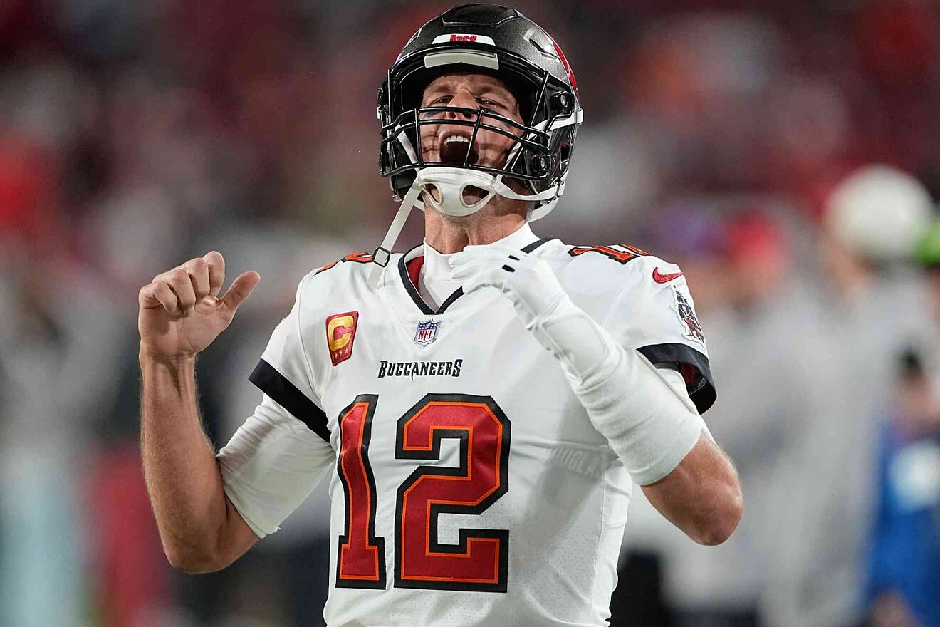 Tom Brady threw first interception in the red zone during his three ...