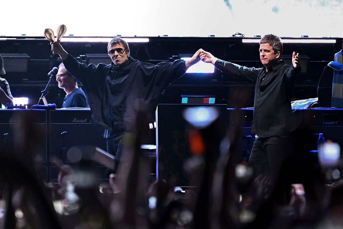 Oasis reunion hits peak with additional dates in Knebworth for 30th ...