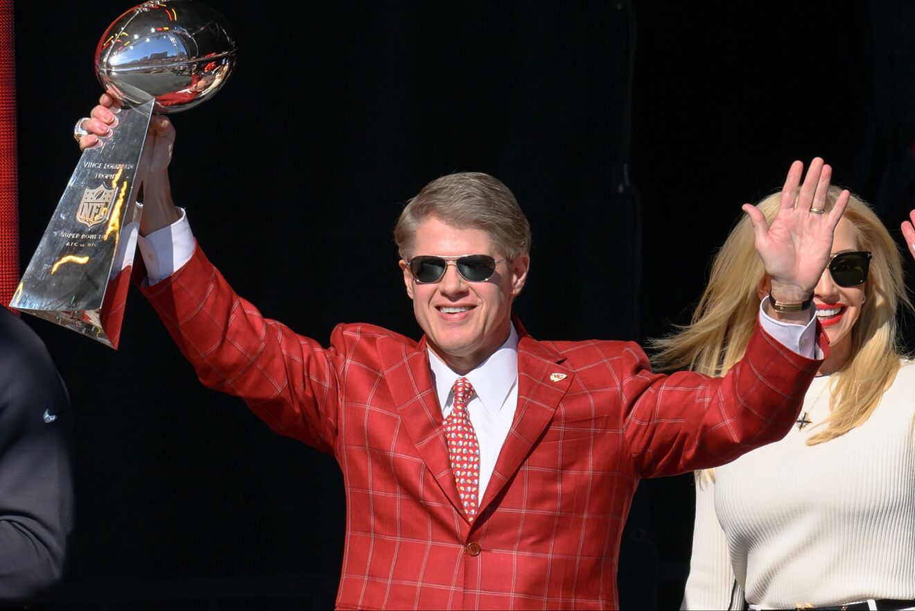 Clark Hunt receives lowest owner rating as Chiefs players voice ...