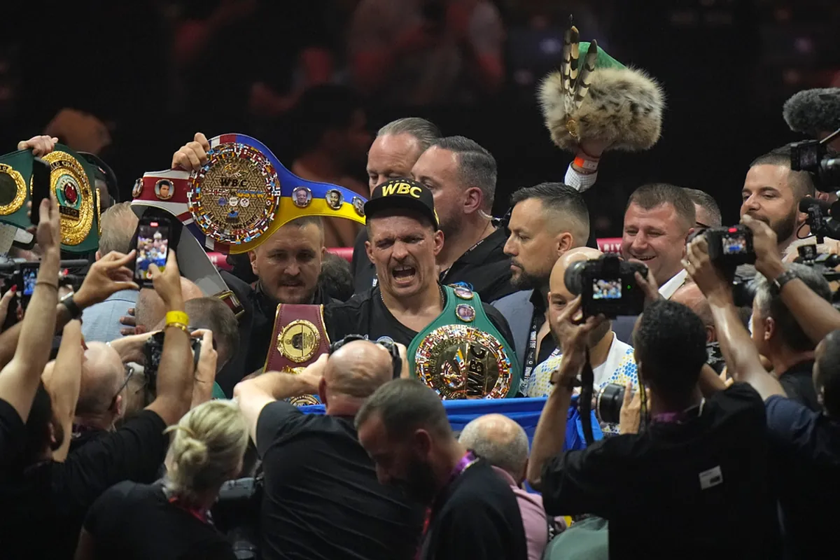 Usyk and the reason why he should not be stripped of his IBF title
