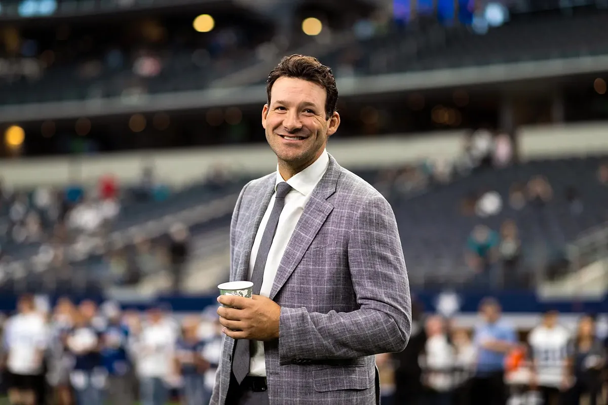 Tony Romo CBS Salary: How much will he make to call Chiefs-49ers Super ...