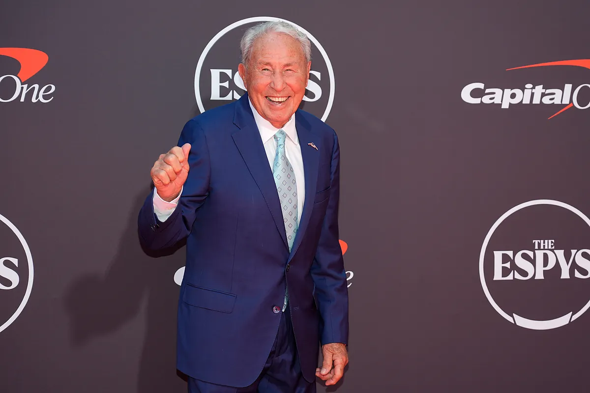 Why is ESPN's Lee Corso retiring from College Gameday, and what's his ...