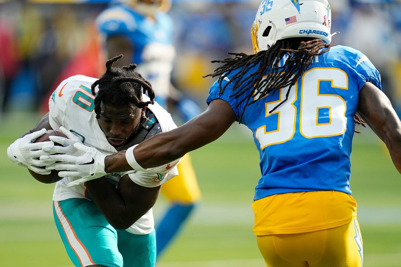 Tyreek Hill on pace for historic season after carrying Dolphins to win vs. Chargers | Marca