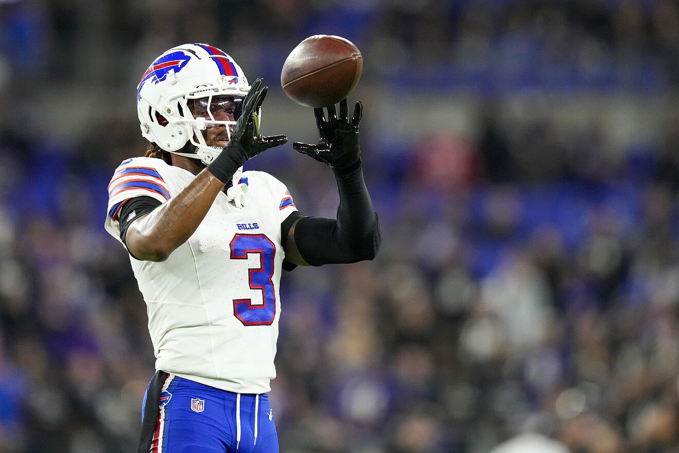 Aaron Rodgers' heart-felt message to the Buffalo Bills' Damar Hamlin as ...