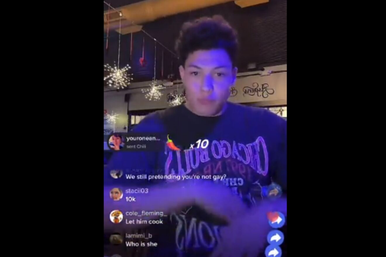 Jackson Mahomes embarrasses himself again by trying to pick up an ...