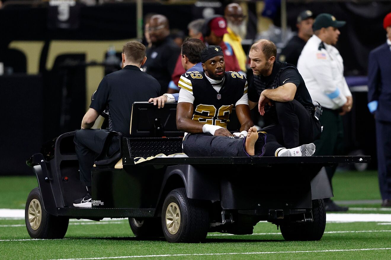 Saints' Paulson Adebo suffers knee injury: season in jeopardy? | Marca