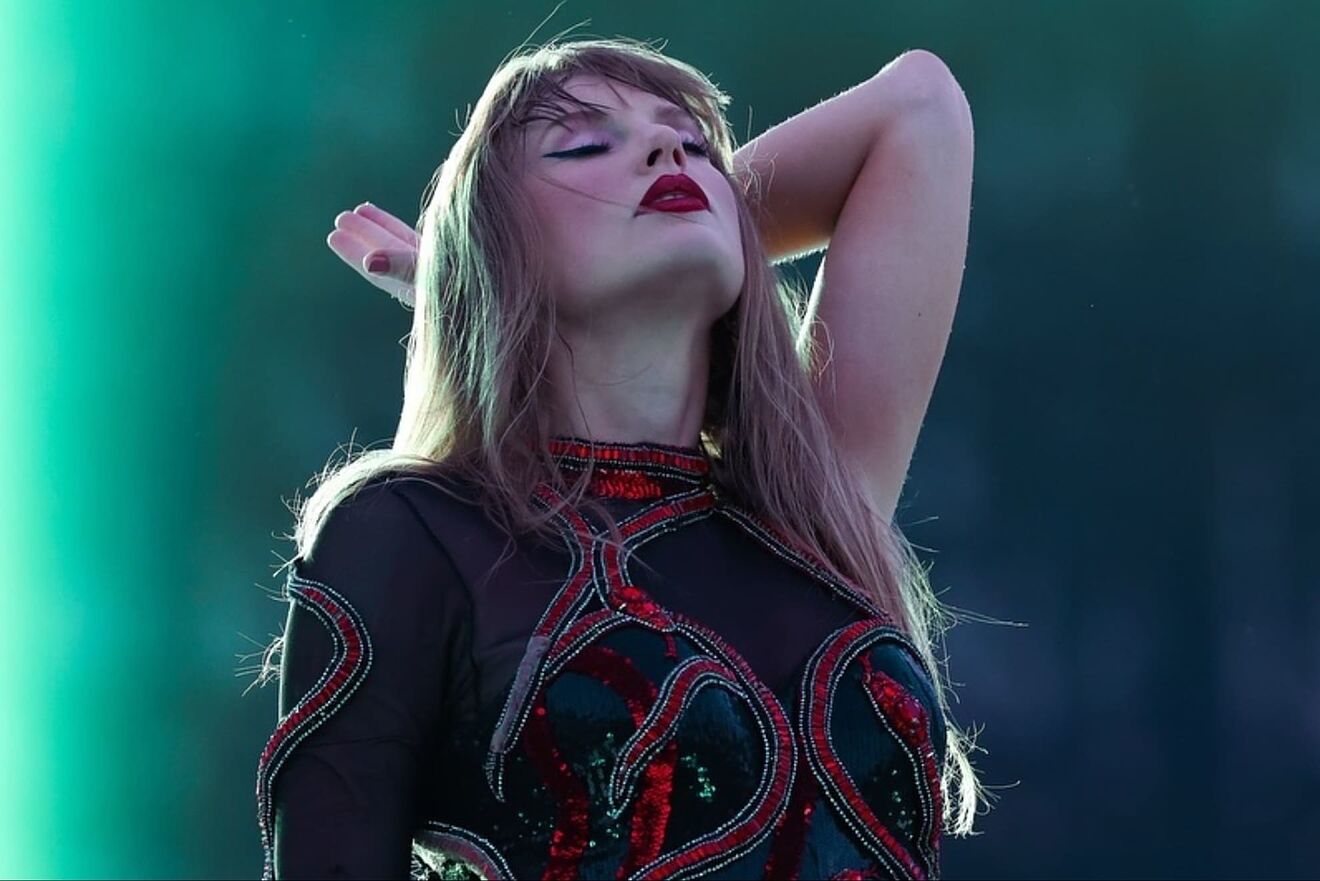 Swifties unite: Fans celebrate Taylor's generosity amid hurricane ...