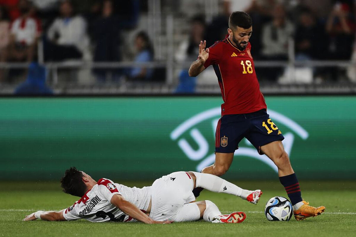 Selección española: Gayà vuelve a sonreír con España | Marca