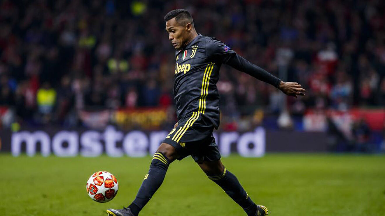 Juventus defender Alex Sandro tests positive for COVID-19 ahead of AC ...