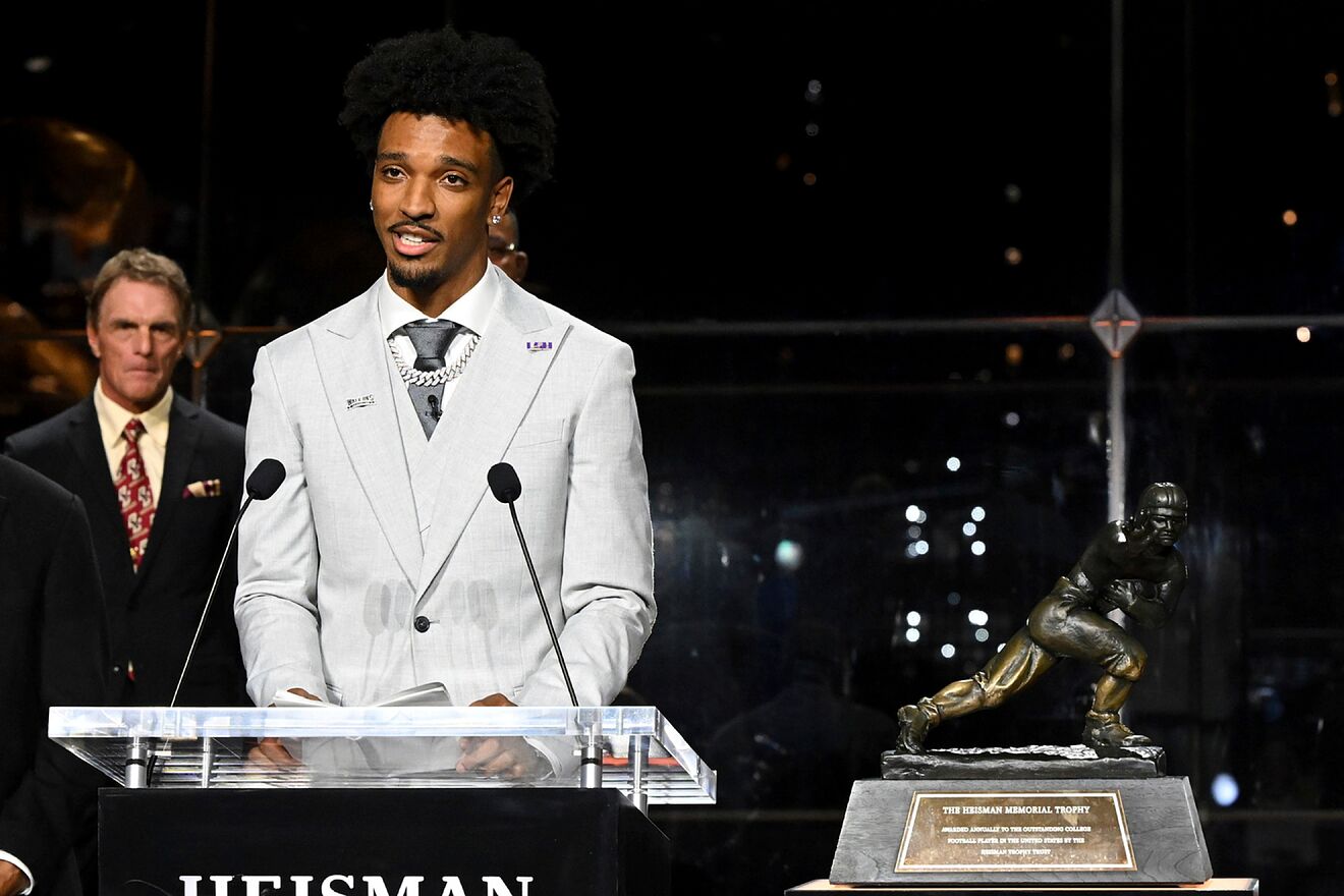 Jayden Daniels wins Heisman, Michael Penix Jr. finishes second in tight ...