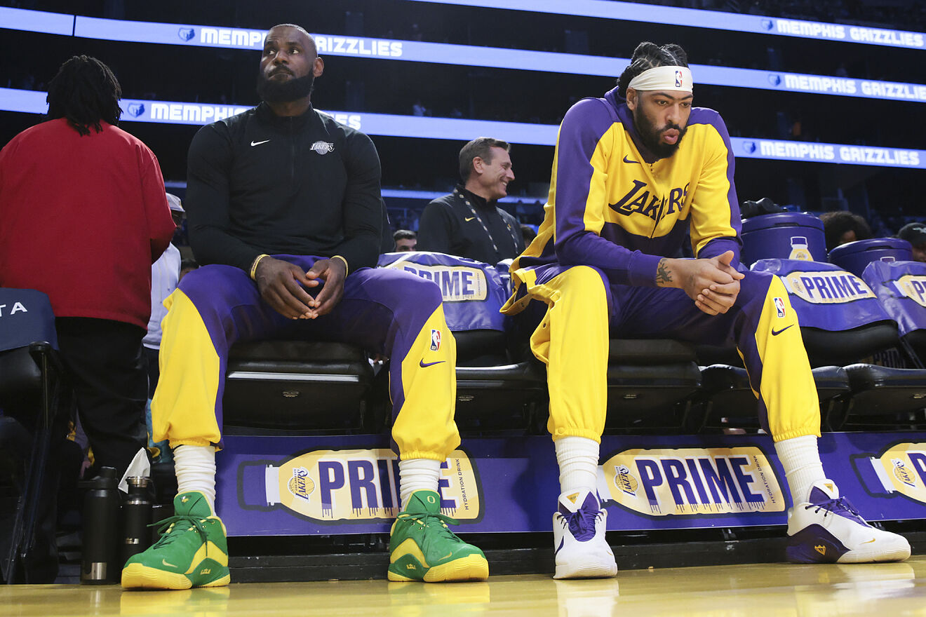Details of LeBron James and Anthony Davis' locker room spats revealed ...