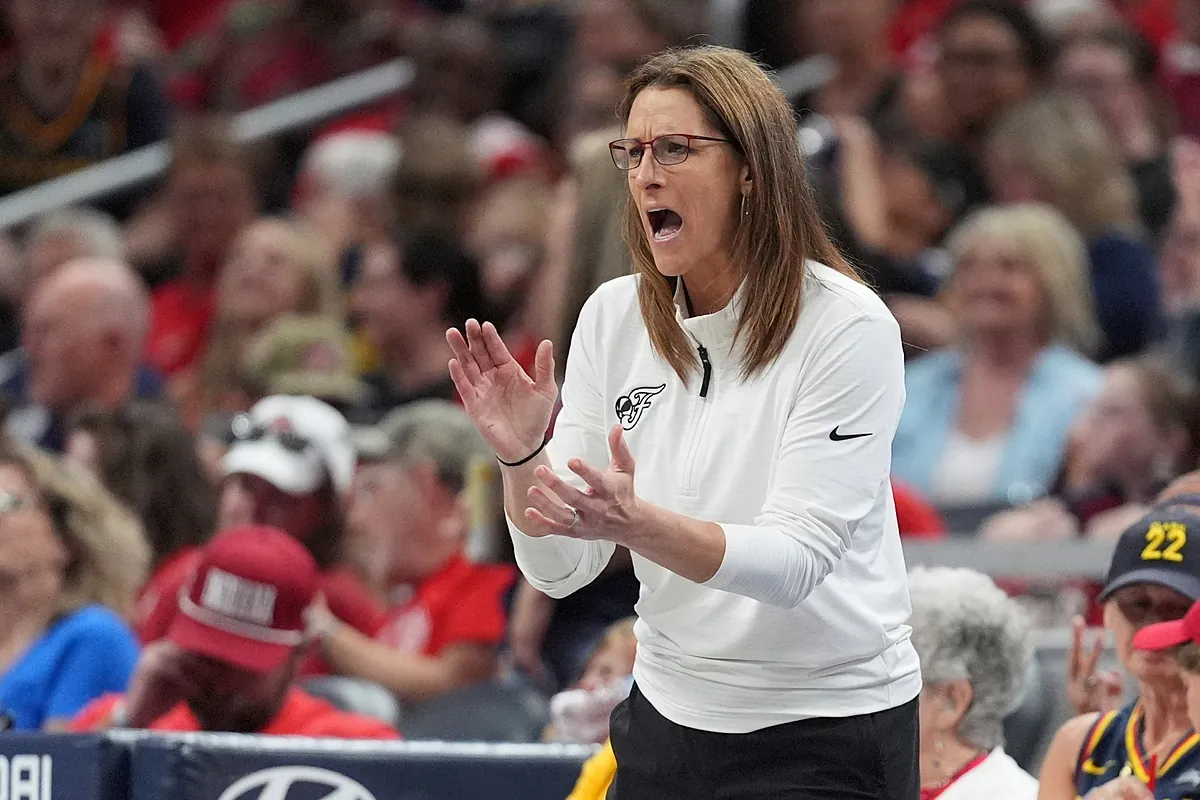 Stephanie White sends a strong message to the Fever's future opponents ...