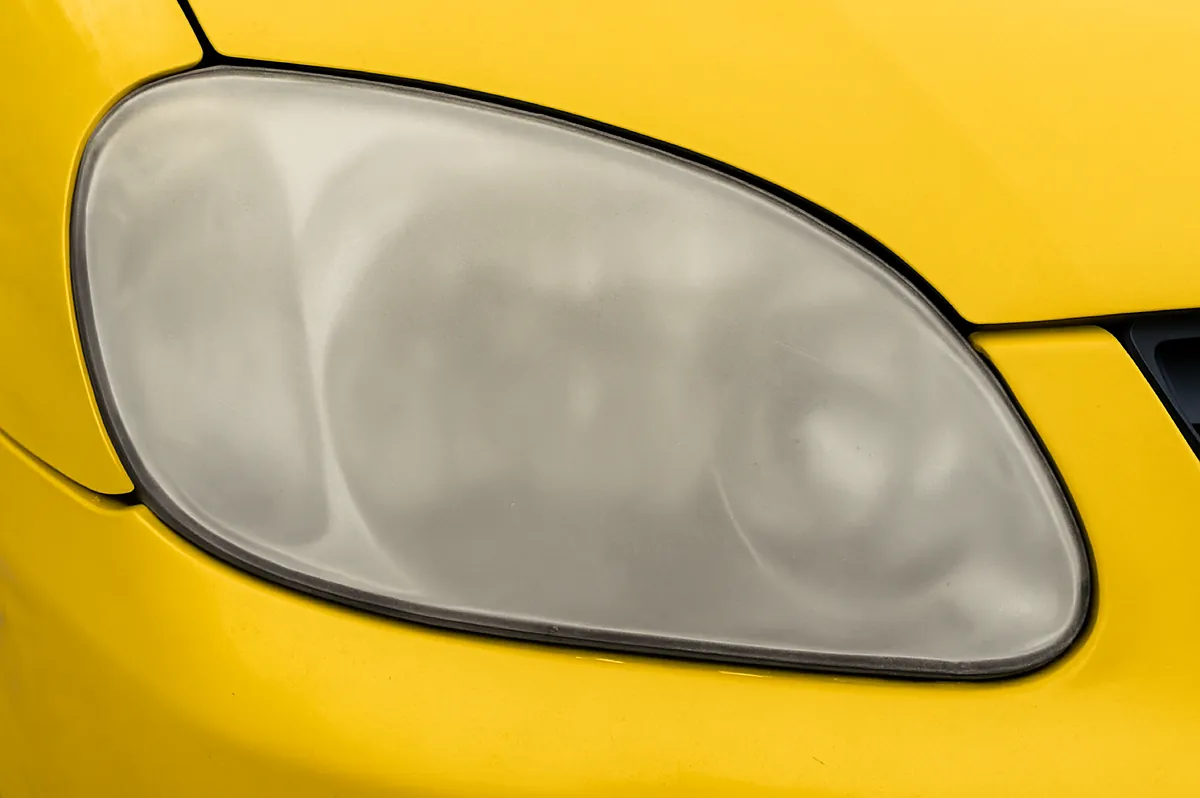 Cómo eliminar el tono mate de los faros de tu coche de forma sencilla y ...