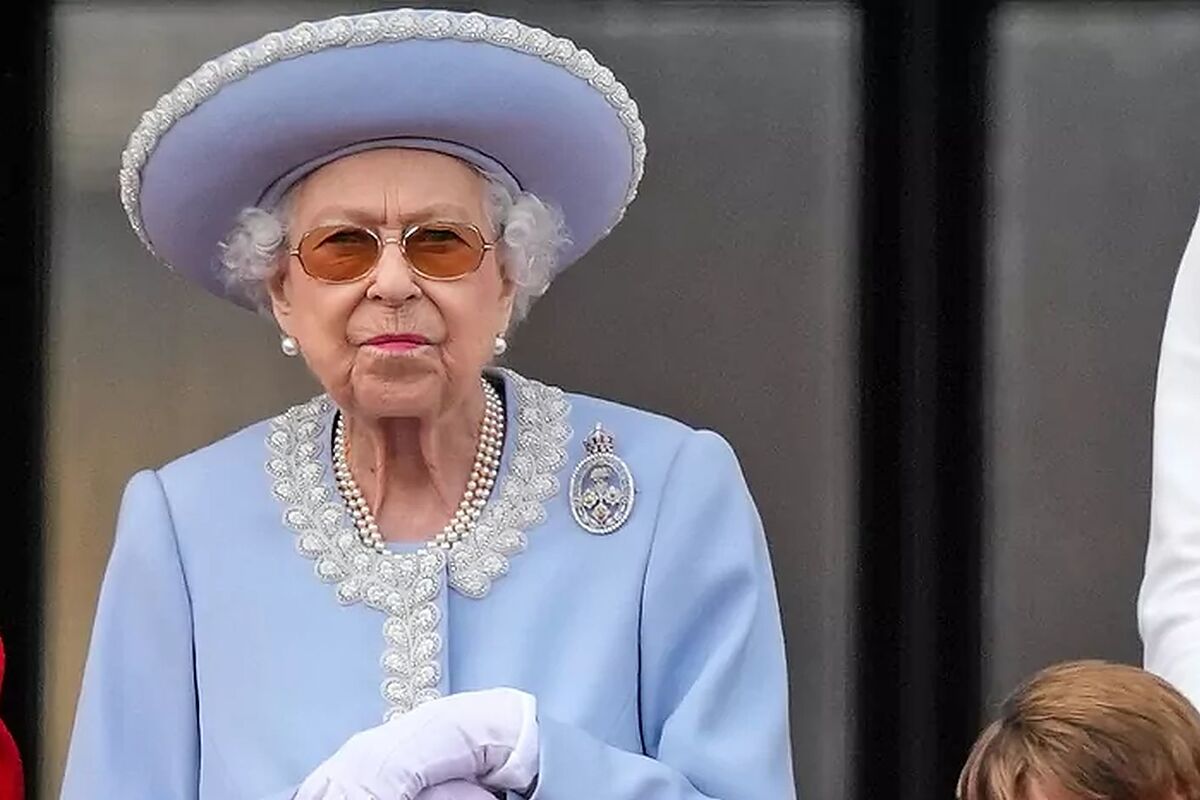Queen Elizabeth II's secret illness: Did she have a painful cancer ...