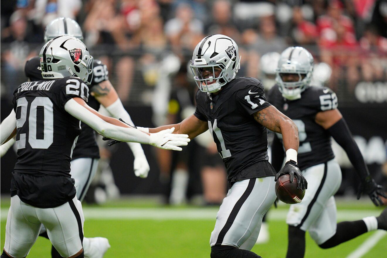 Key Las Vegas Raiders player returns, competing for new position | Marca
