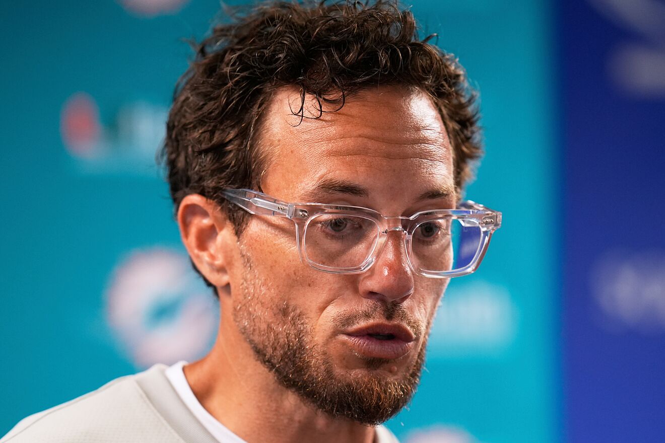 Mike McDaniel's Miami Dolphins team stuns Detroit Lions reporters in a ...