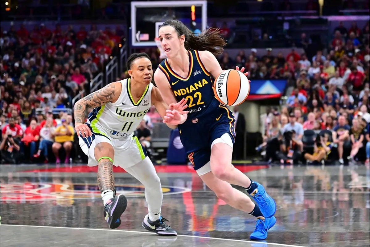 Caitlin Clark's full-court assist sets new WNBA record | Marca