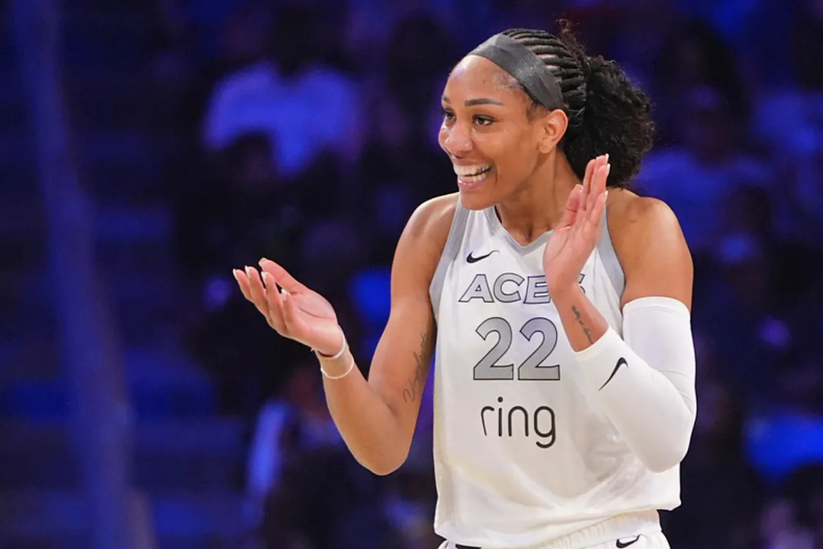 The WNBA recognizes the Las Vegas Aces for a new record against the ...