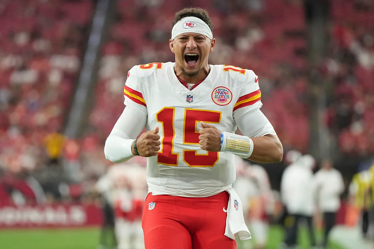Patrick Mahomes gets rowdy after an impressive run by a Chiefs rookie ...