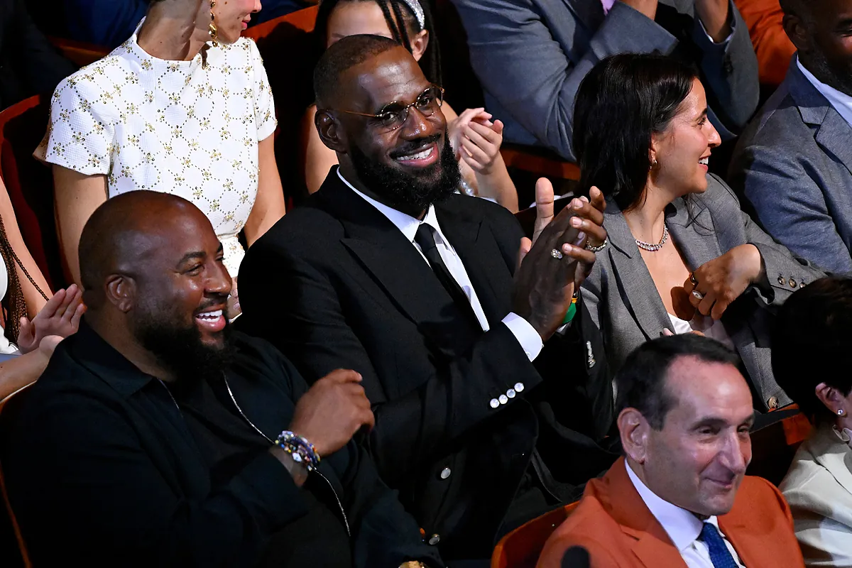 LeBron James interrupts Jason Kidd to give him the role he really ...