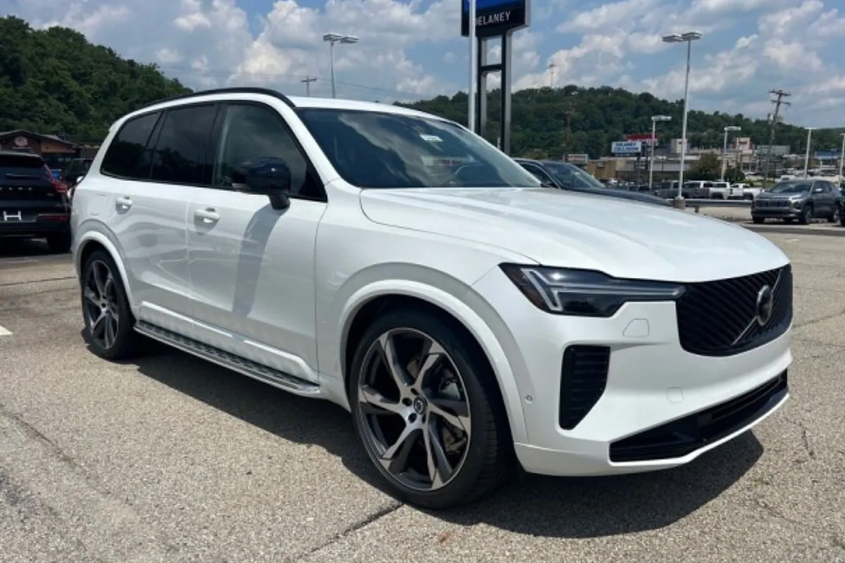 Test Drive: 2026 Volvo XC90 T8 AWD Recharge - Scandinavian luxury is ...