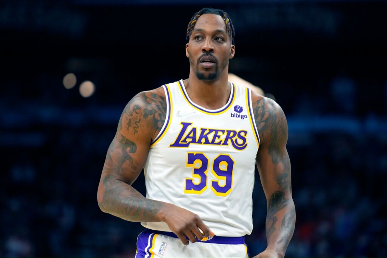 Neighbor sues Dwight Howard after crashing into ex-NBA star's cow in ...