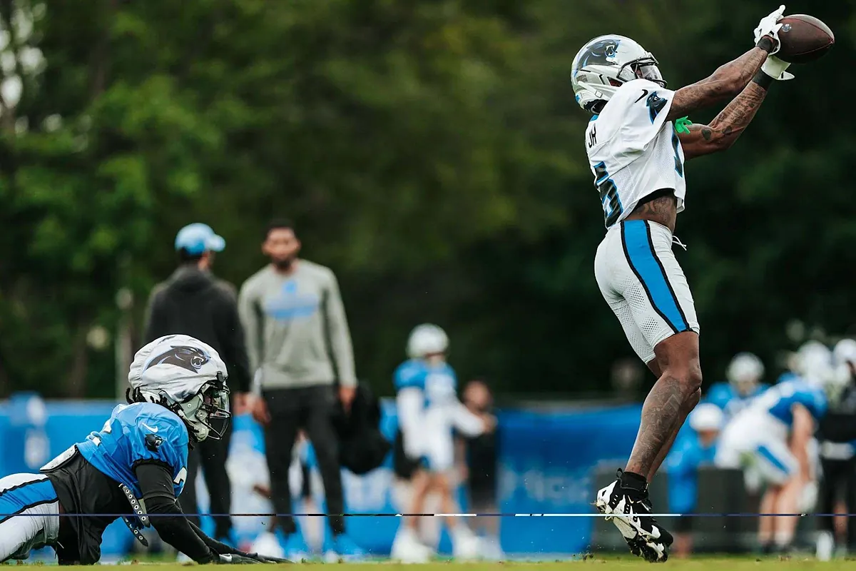 Deion Coach Prime Sanders protégé breaks a defender's ankles during ...