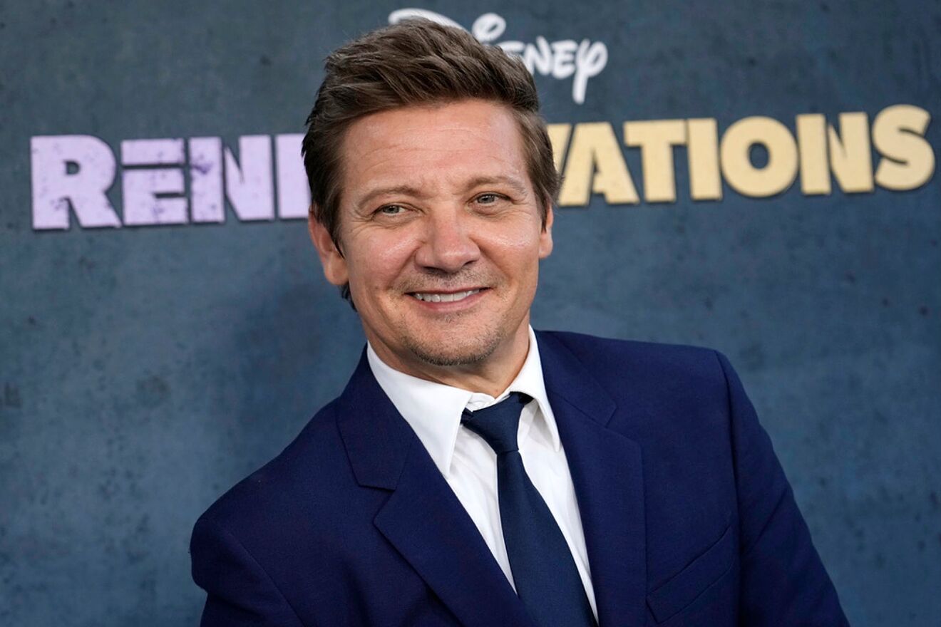 Jeremy Renner reveals gruesome scars from snow plow accident in ...